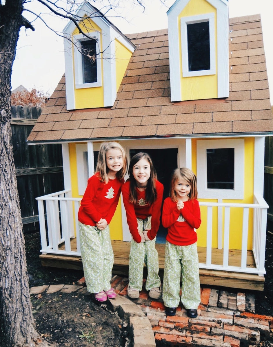 How did Yellow House Story Shoppe get its name?